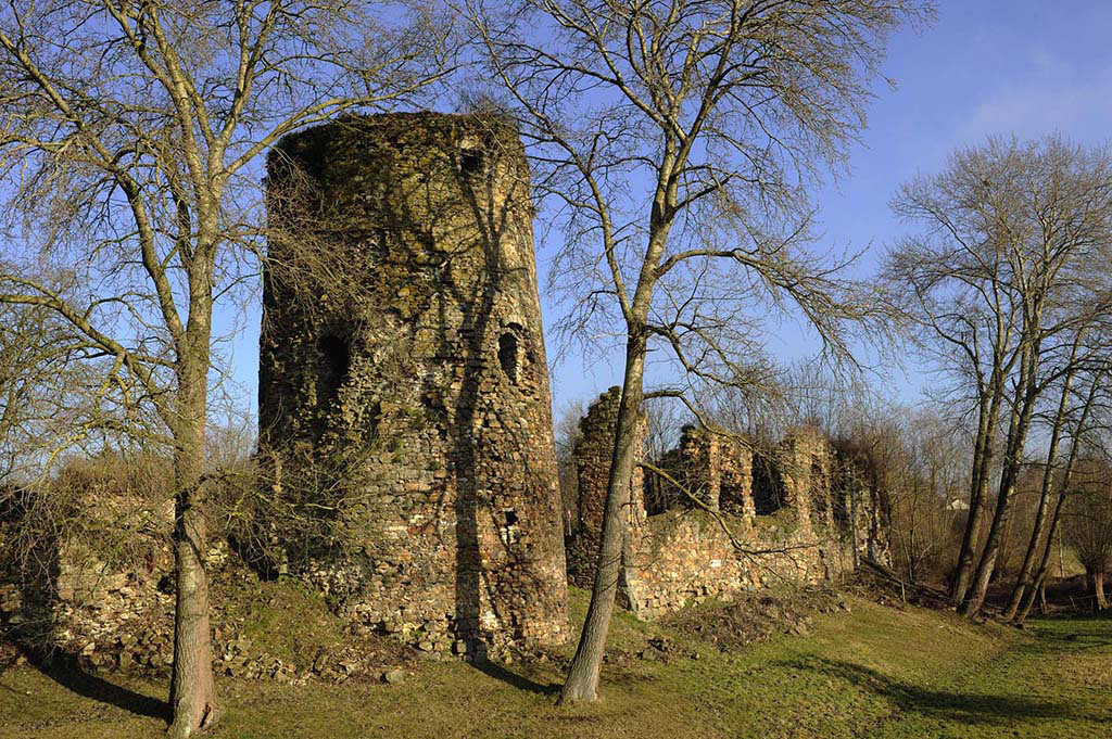 Ruins of the Feudal Castel of Walhain - Wallonia Heritage